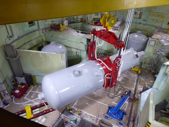 Safe and efficient removal of large components from decommissioned ...