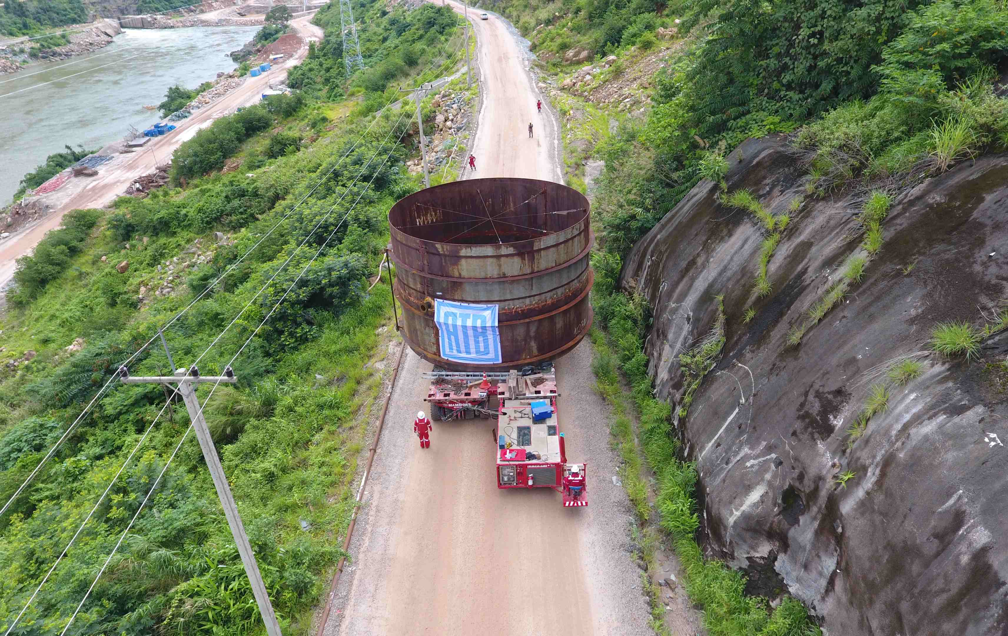 Maintaining project flow for pioneering hydro project