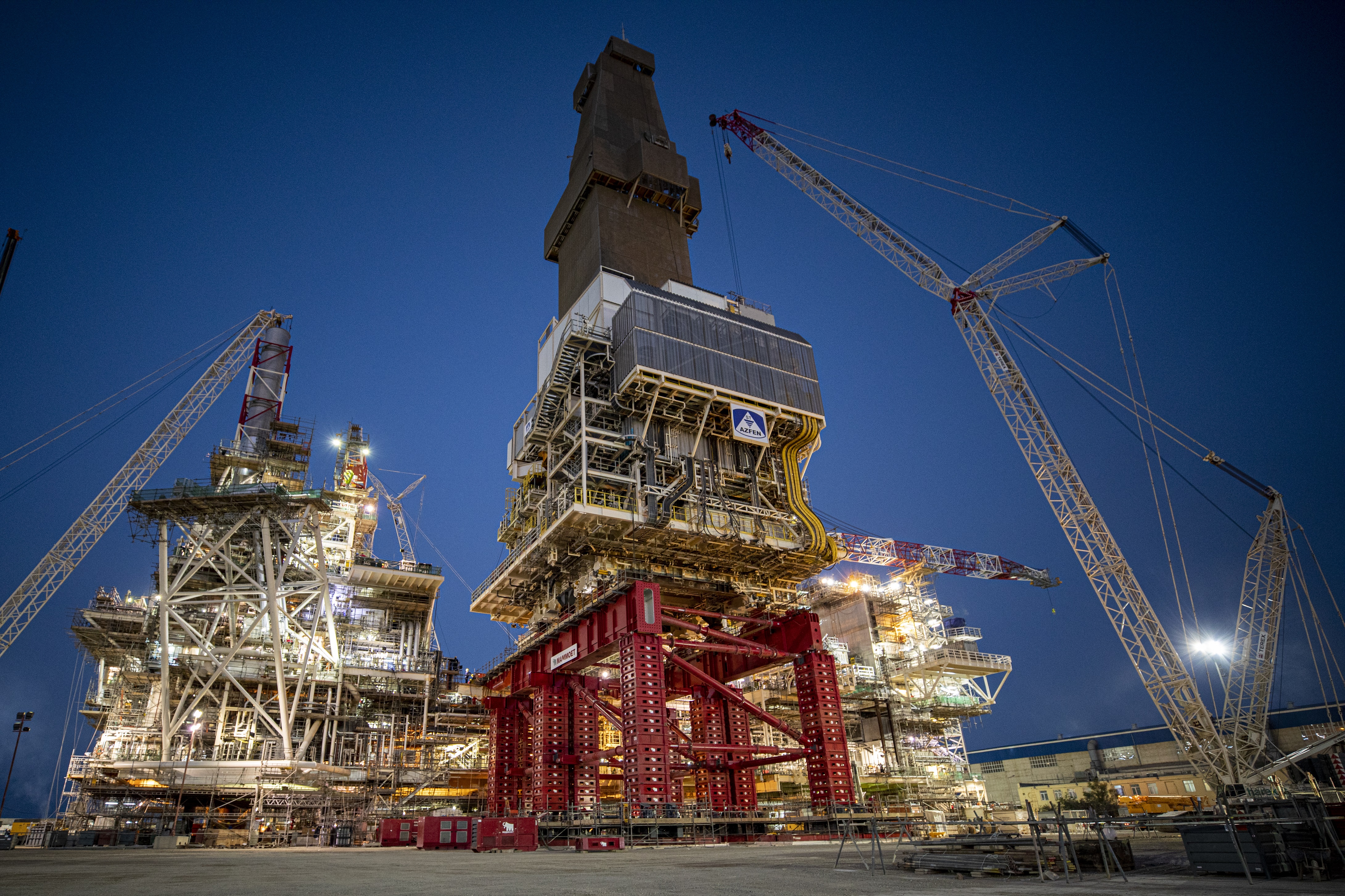 Offshore platform integration minimizes handling and schedule