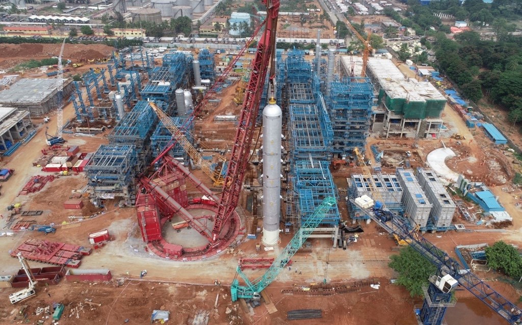 Mammoet Successfully Lifts Five Major Components for Visakh Refinery ...