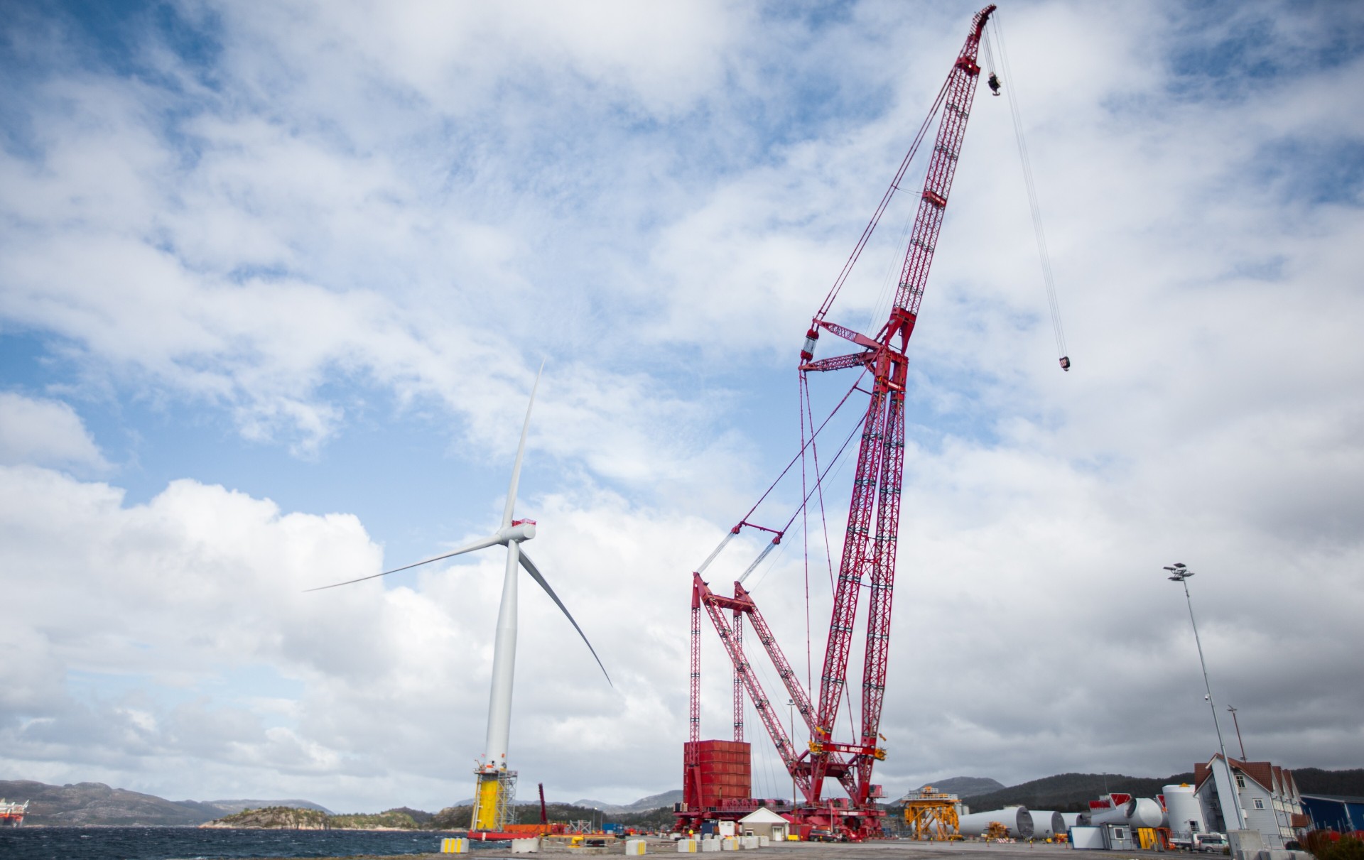 Assembling the world’s largest floating offshore wind farm