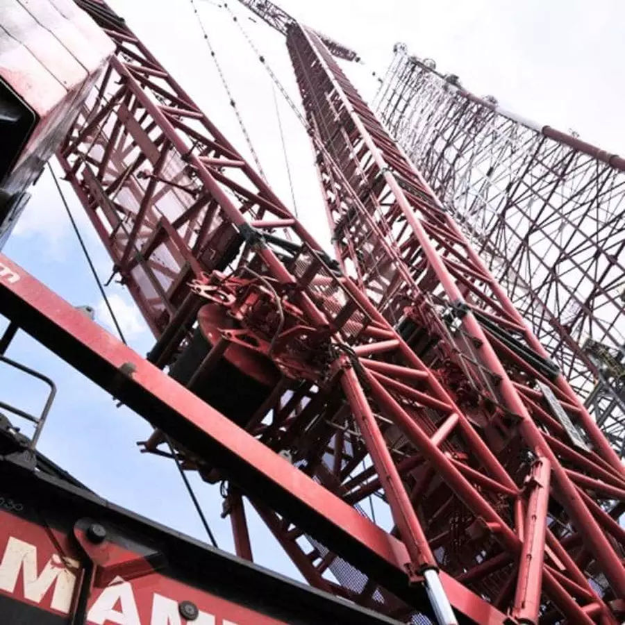 LR 1400-2 crawler crane | Mammoet equipment