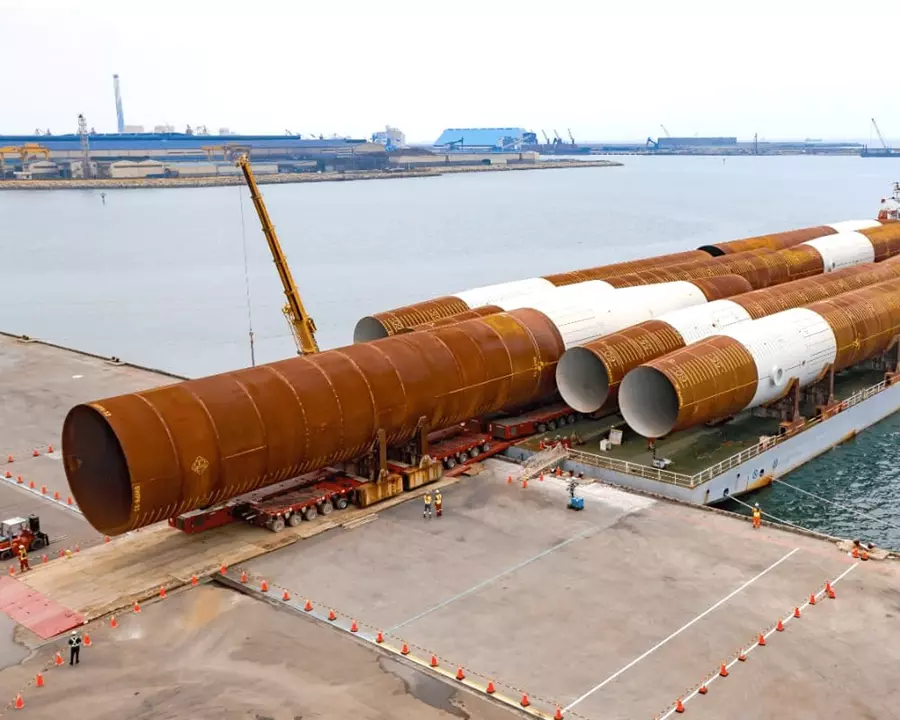 Monopile marshaling services | Mammoet