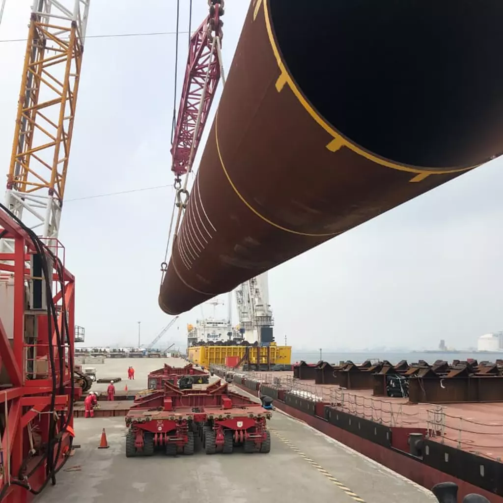 Monopile marshaling services | Mammoet