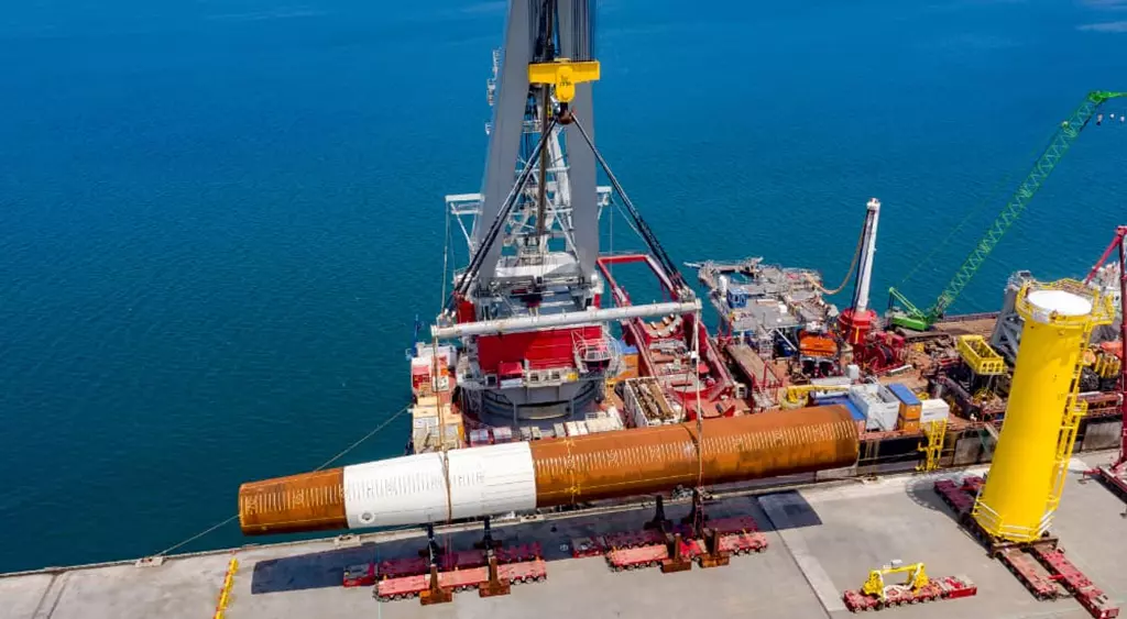 Monopile marshaling services | Mammoet