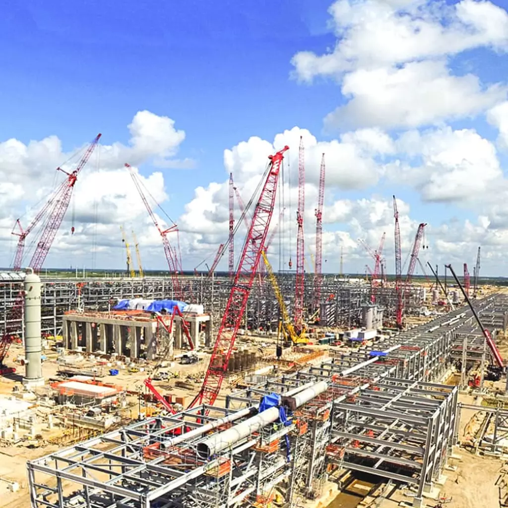 LNG facility construction expertise | Mammoet