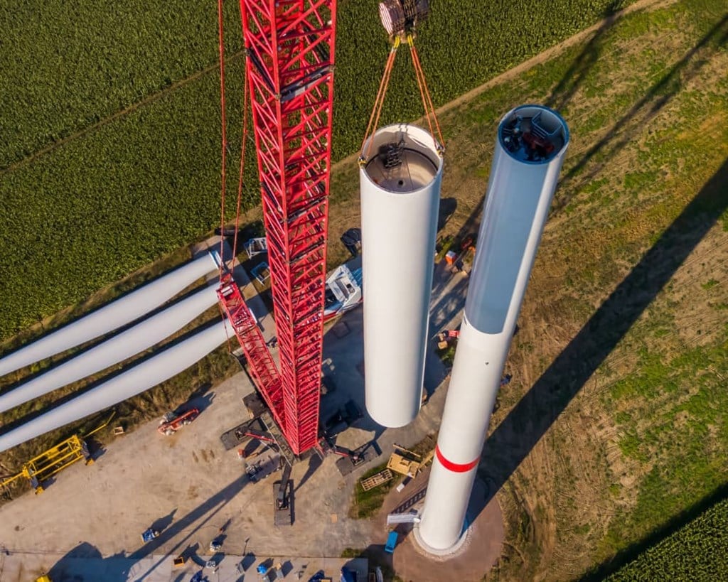 Wind turbine installation services and expertise | Mammoet