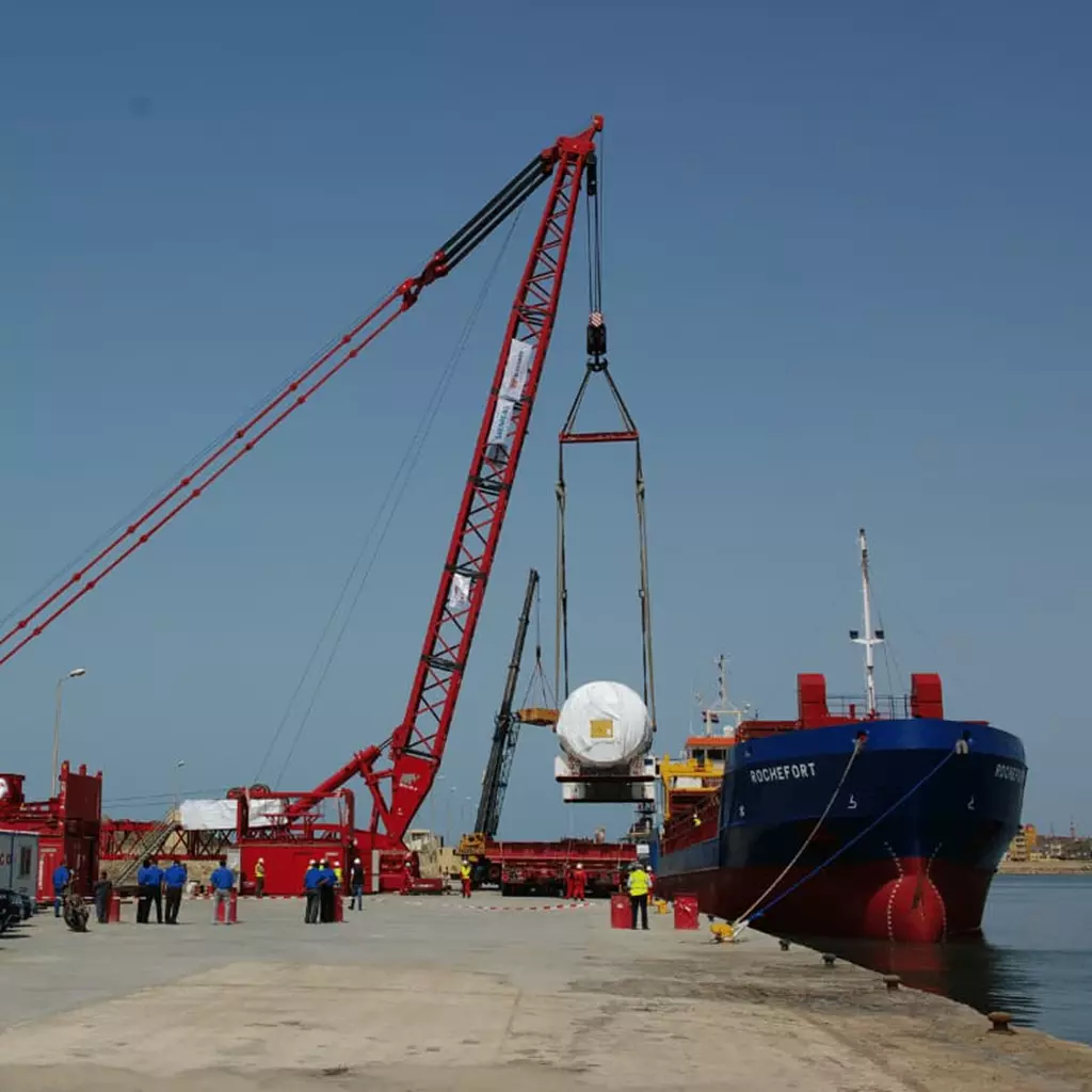 Generator transport services and expertise | Mammoet