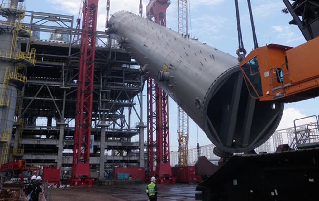 Heaviest machinery lift in Malaysia | Mammoet news