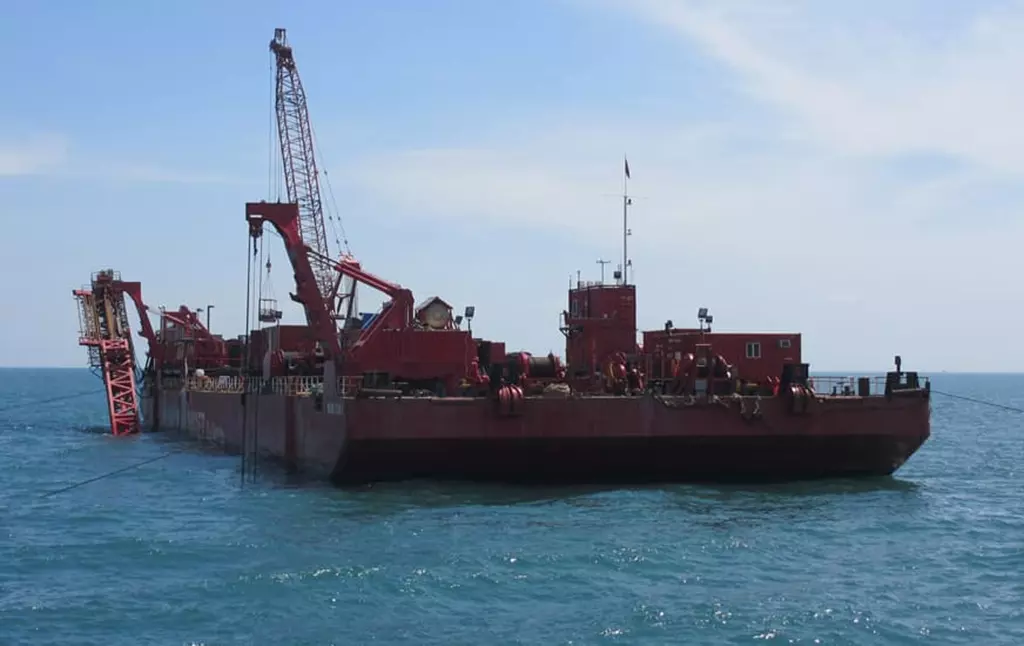 Mammoet sells salvage assets | Mammoet news