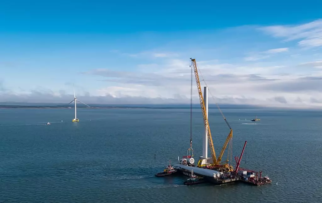 7MW wind turbine installation | Mammoet news