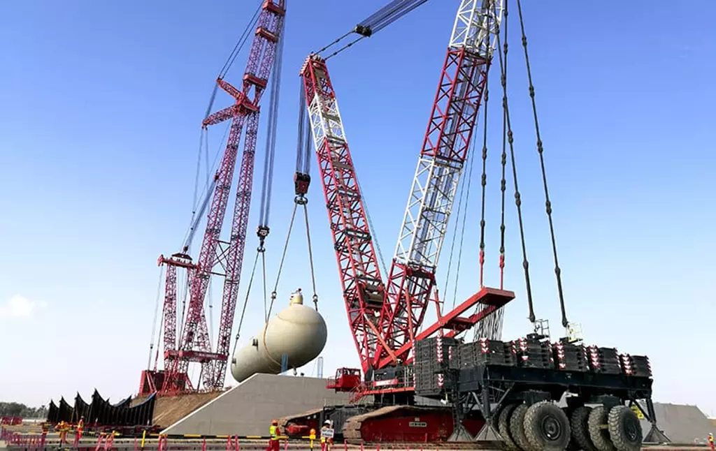 Mega tandem lift in Oman | Mammoet news