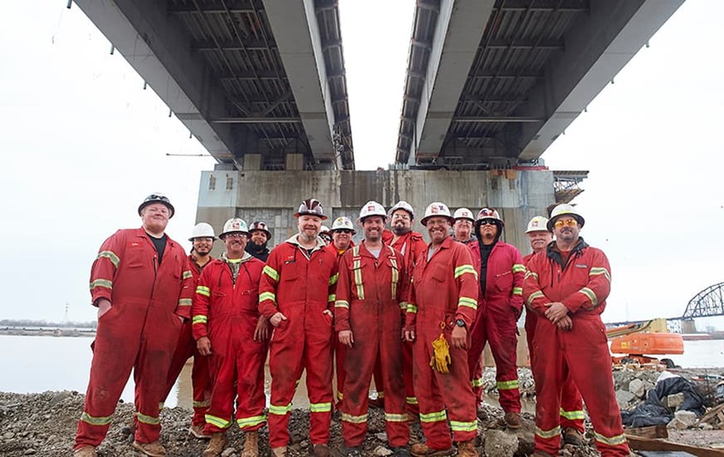 Poplar Street Bridge slide | Mammoet news