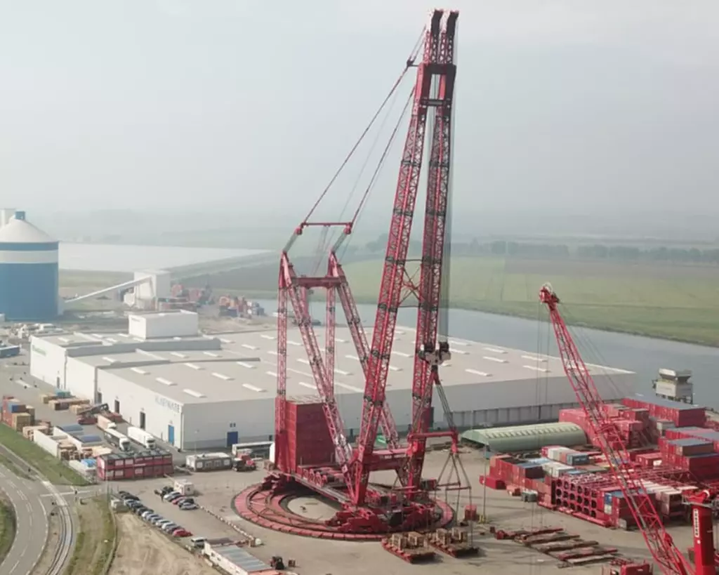 PTC210-DS giant ring crane | Mammoet equipment