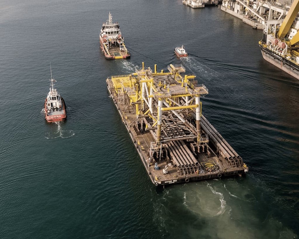 Tug and barge services in MEA | Mammoet news