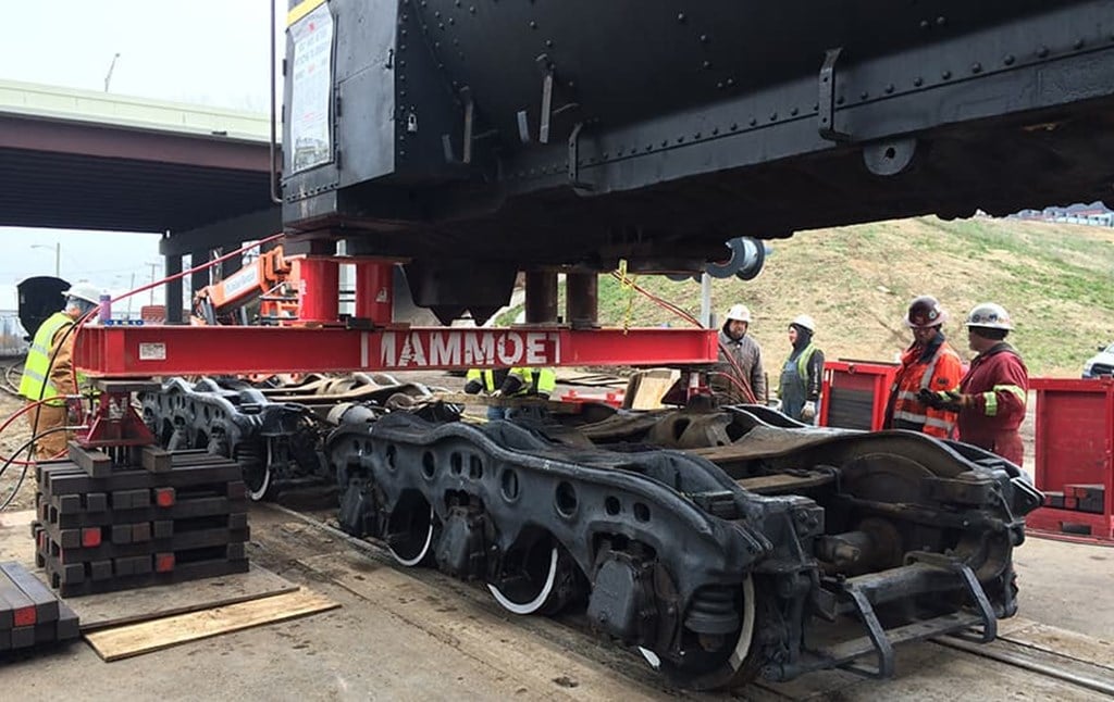 No. 576 Steam Locomotive transport | Mammoet news