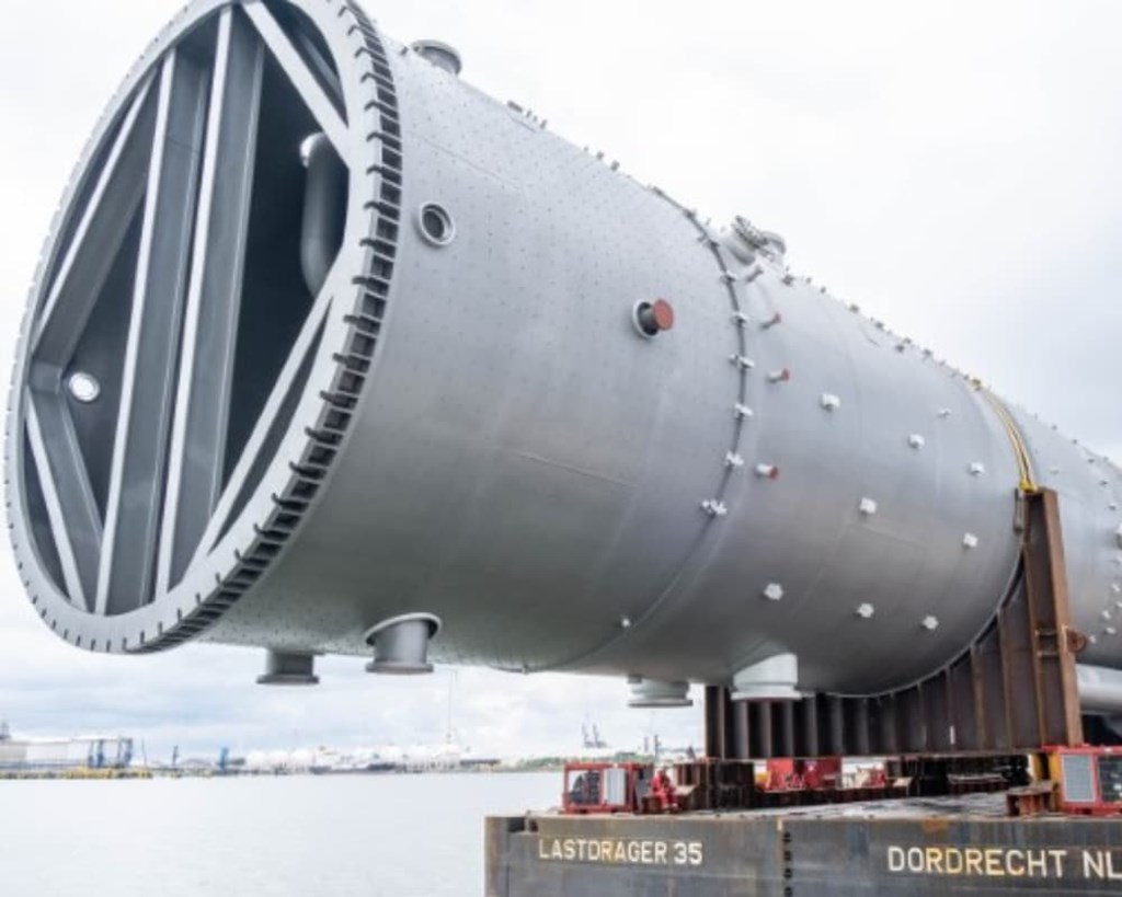 Propylene splitter transport in Belgium | Mammoet news