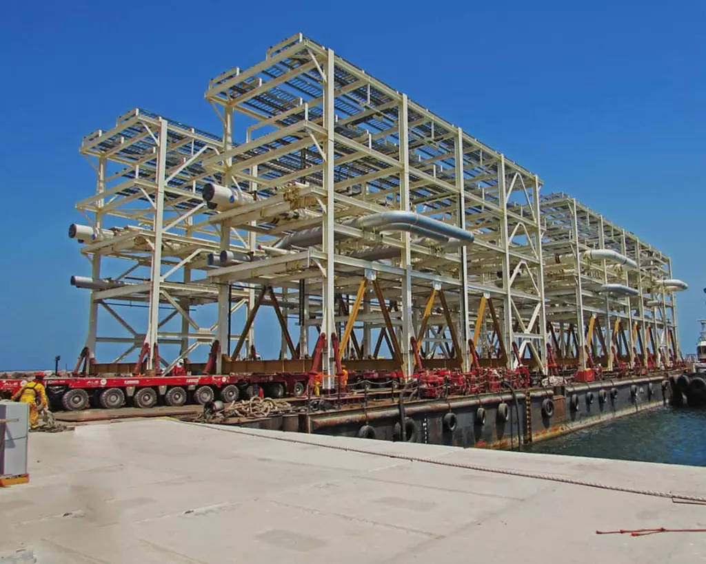 Vessel launching services and expertise | Mammoet