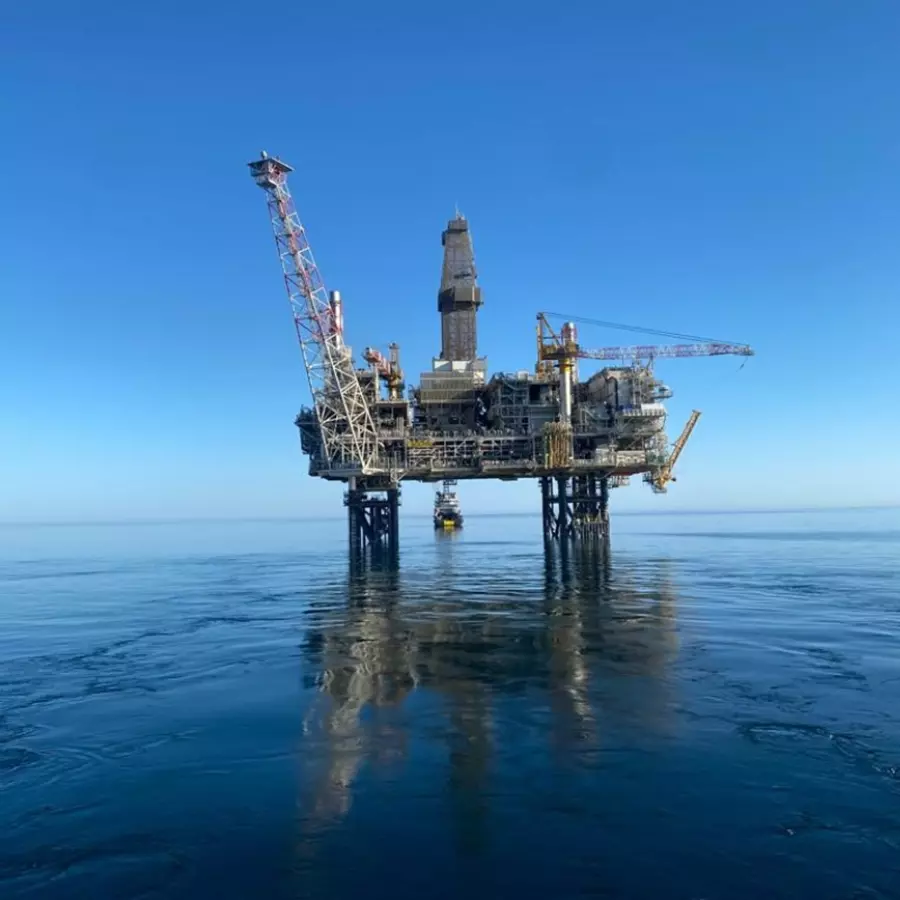 Jacking, loadout and offshore installation of ACE PDQ platform in the ...