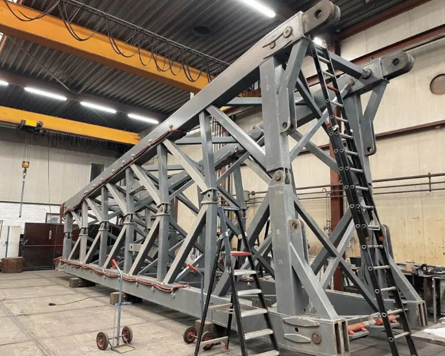 World's largest electric crane being built | Mammoet news