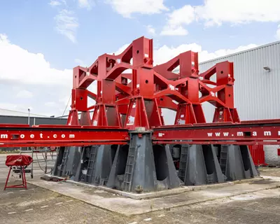 Mammoet launches increased capacity Mega Jack 10000 | Mammoet News
