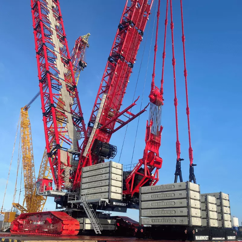 Mammoet takes delivery of LR12500 crawler crane | Mammoet News