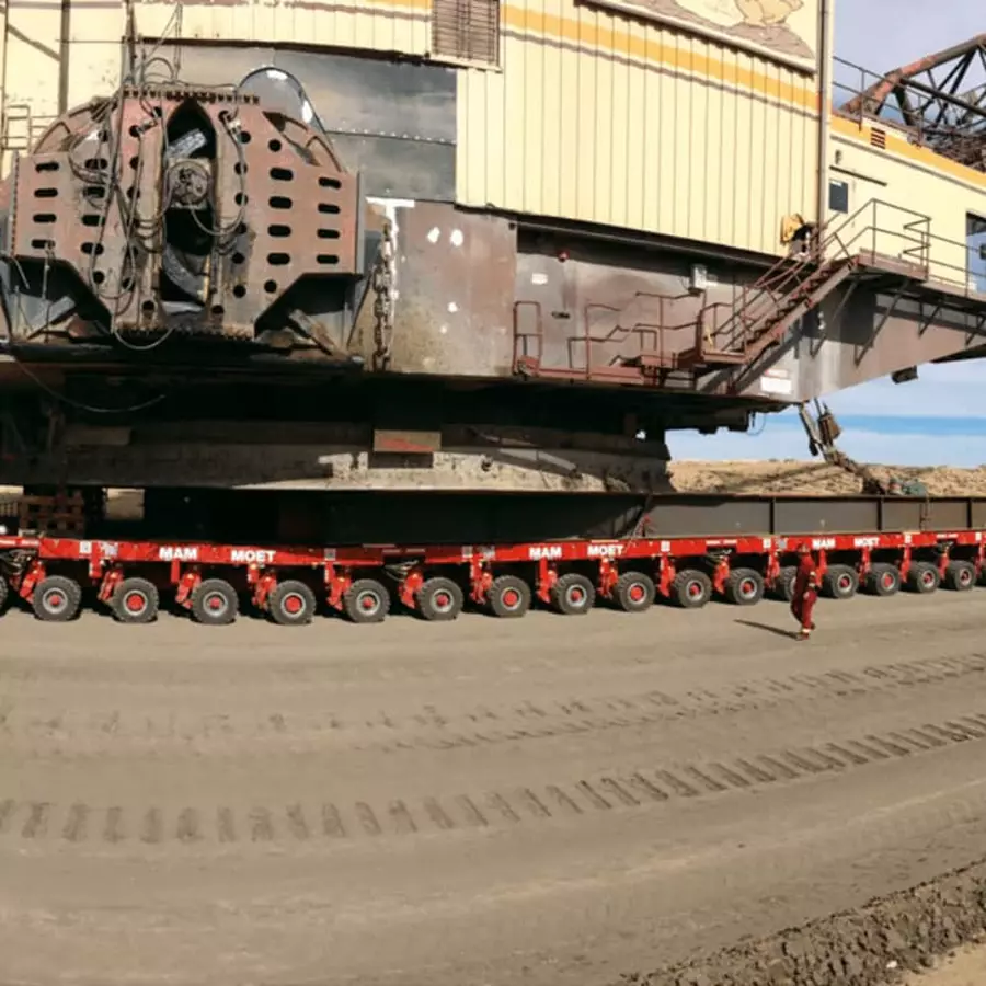 22 miles dragline transport | Mammoet case study