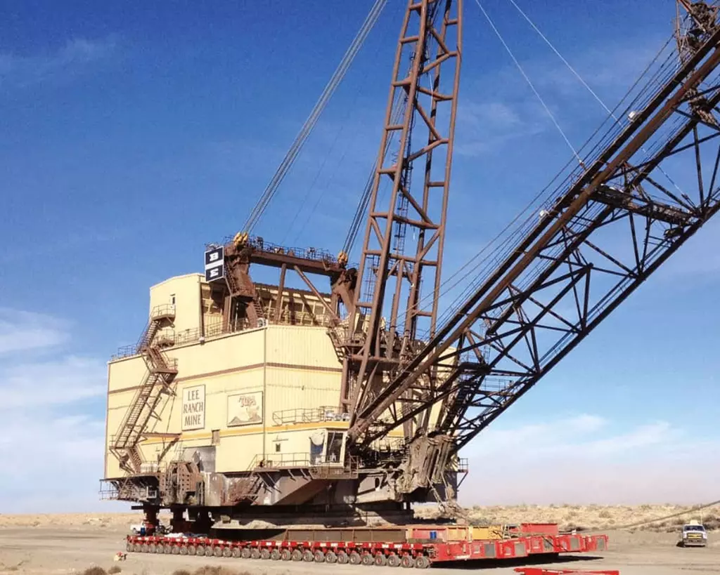 22 miles dragline transport | Mammoet case study