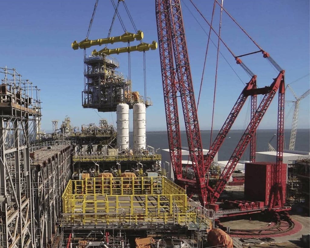 FPSO integration in a tight spot | Mammoet case study
