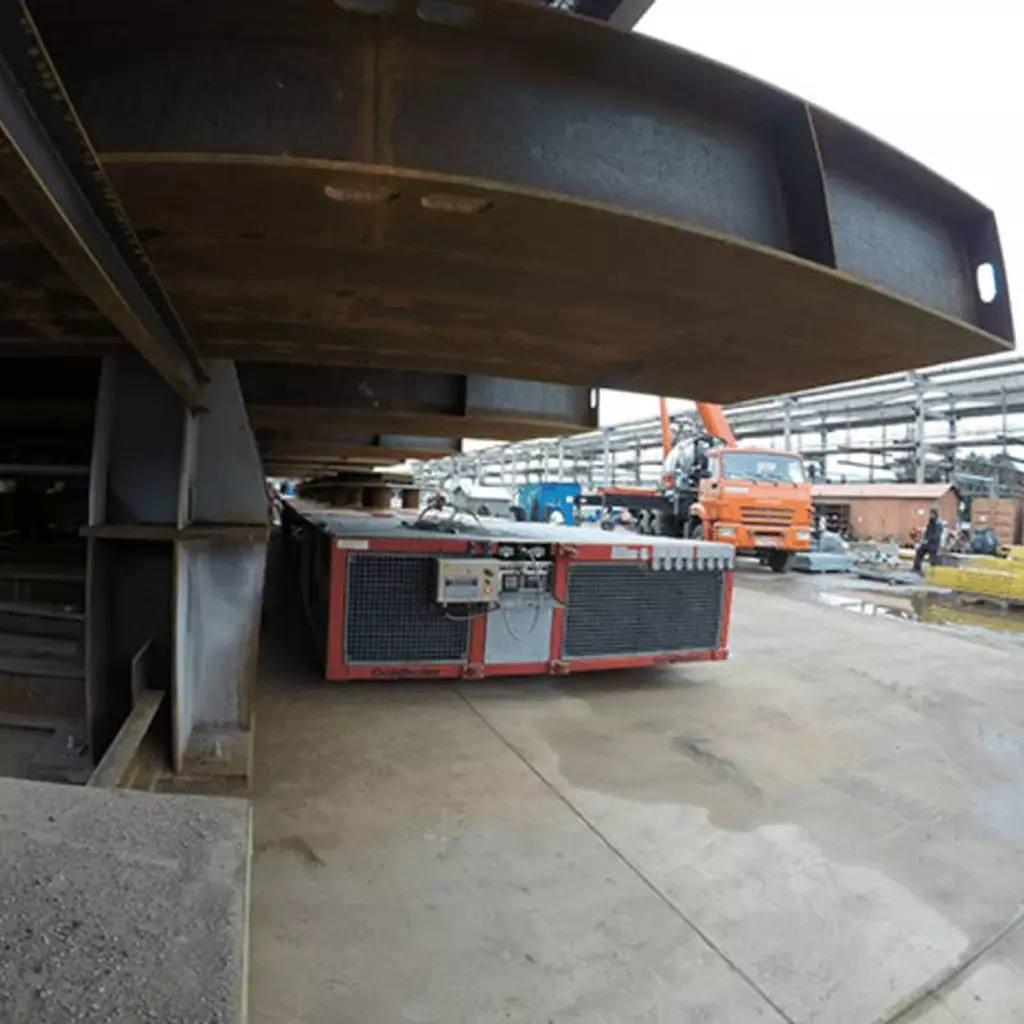 Transporting a fully-assembled furnace | Mammoet case study