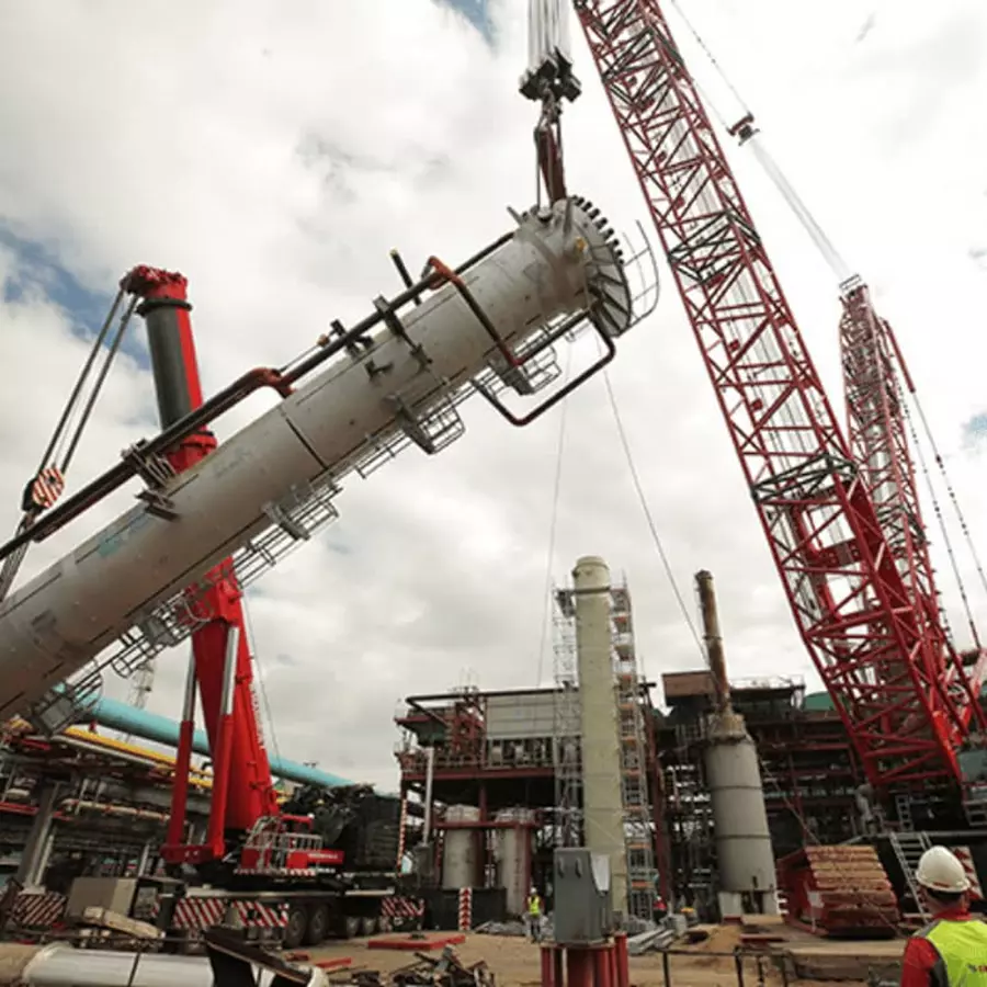 Faster column installation at fertilizer facility | Mammoet case study