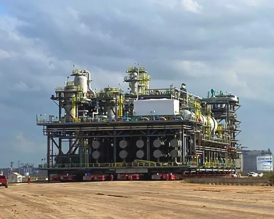 Massive module transport for GCGV | Mammoet case study