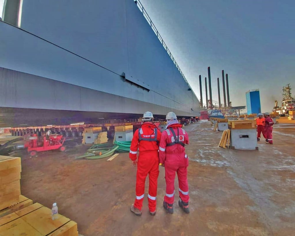 Float-off operation in Saudi Arabia | Mammoet case study