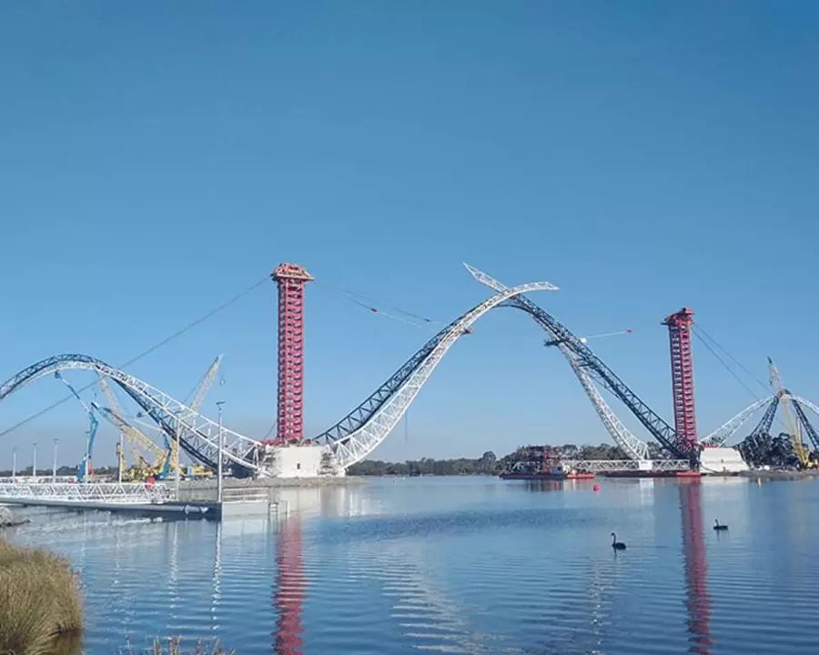Bridge installation expertise and experience | Mammoet