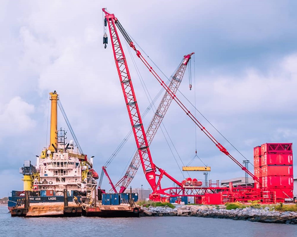 Expanding a port's capacity | Mammoet case study