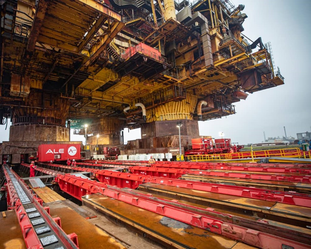 Load-in of Brent Bravo | Mammoet case study