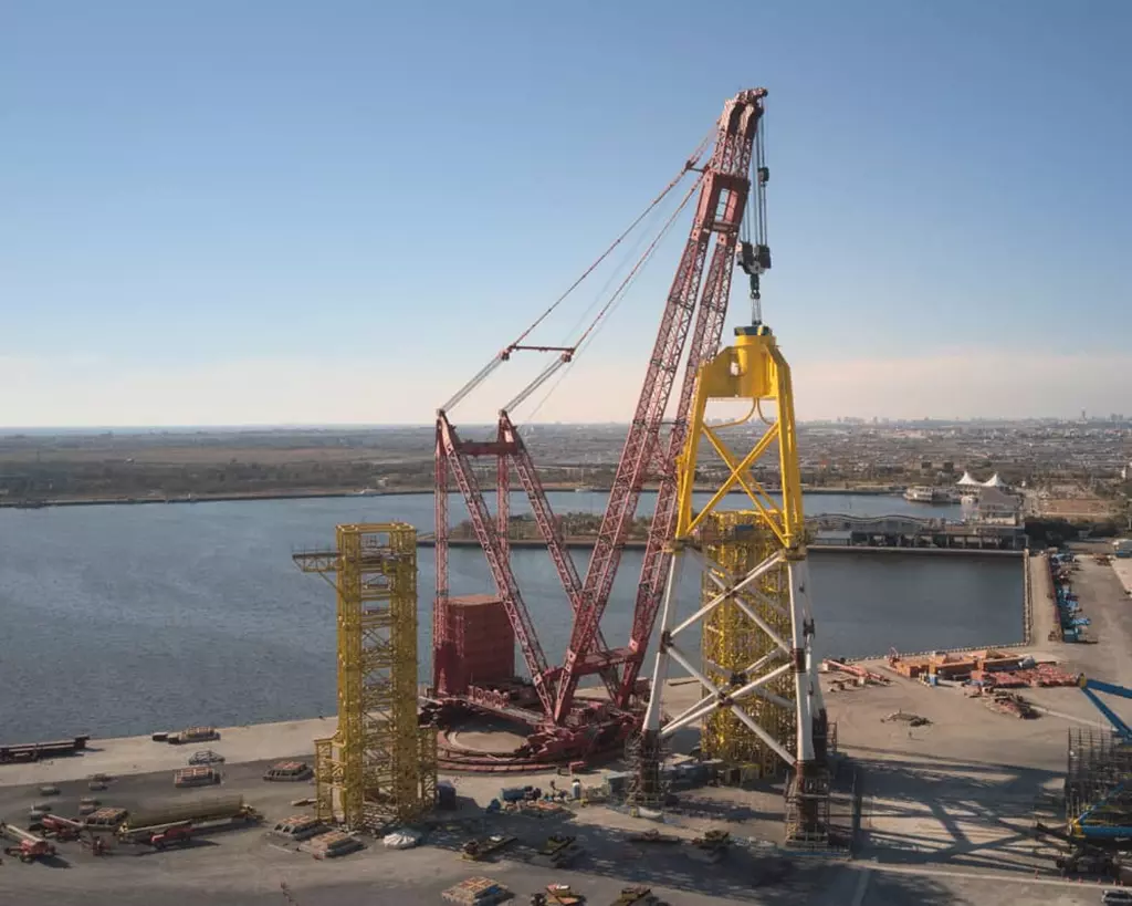 PTC210-DS giant ring crane | Mammoet equipment