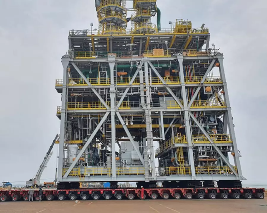 Load-in and transpooling subsea cable | Mammoet case study