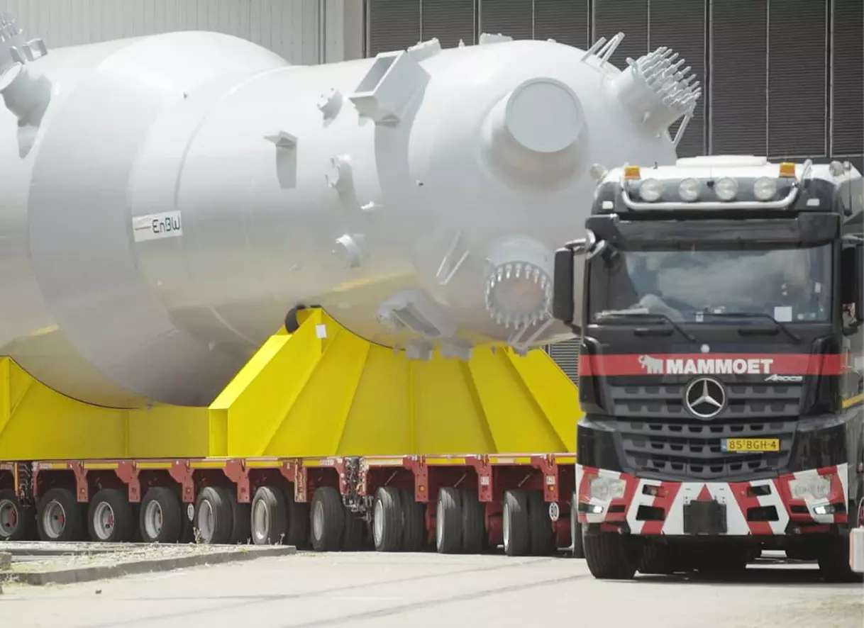 Steam generator removal | Mammoet case study