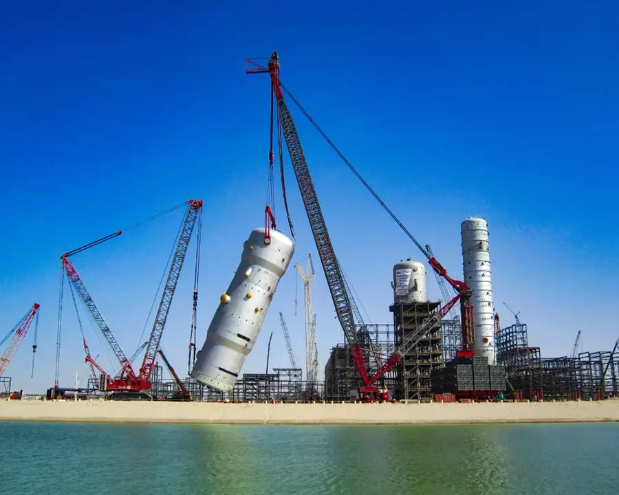 Refinery construction services | Mammoet