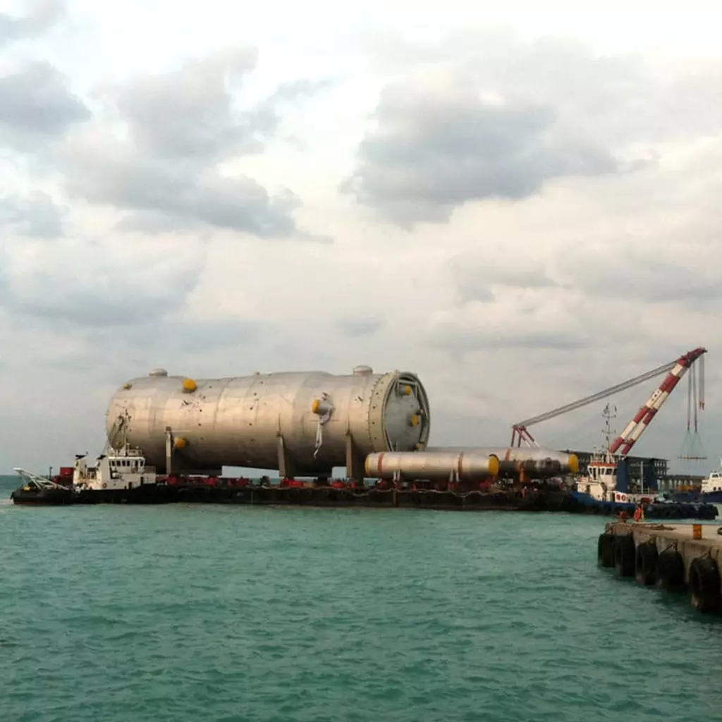 Ruwais Refinery expansion | Mammoet case study