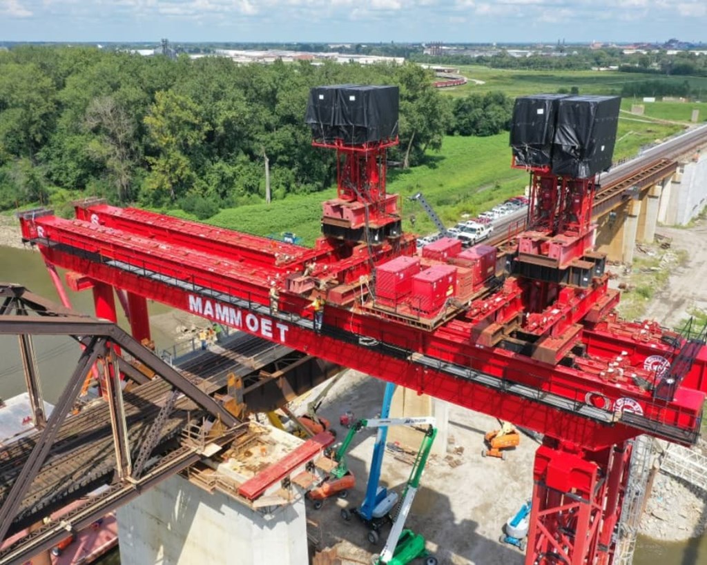 Bridge rehabilitation in Missouri | Mammoet case study