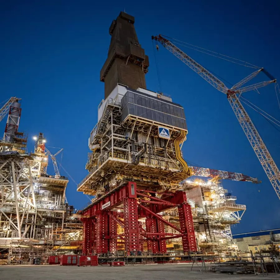 Azeri Central East (ACE) construction | Mammoet case study