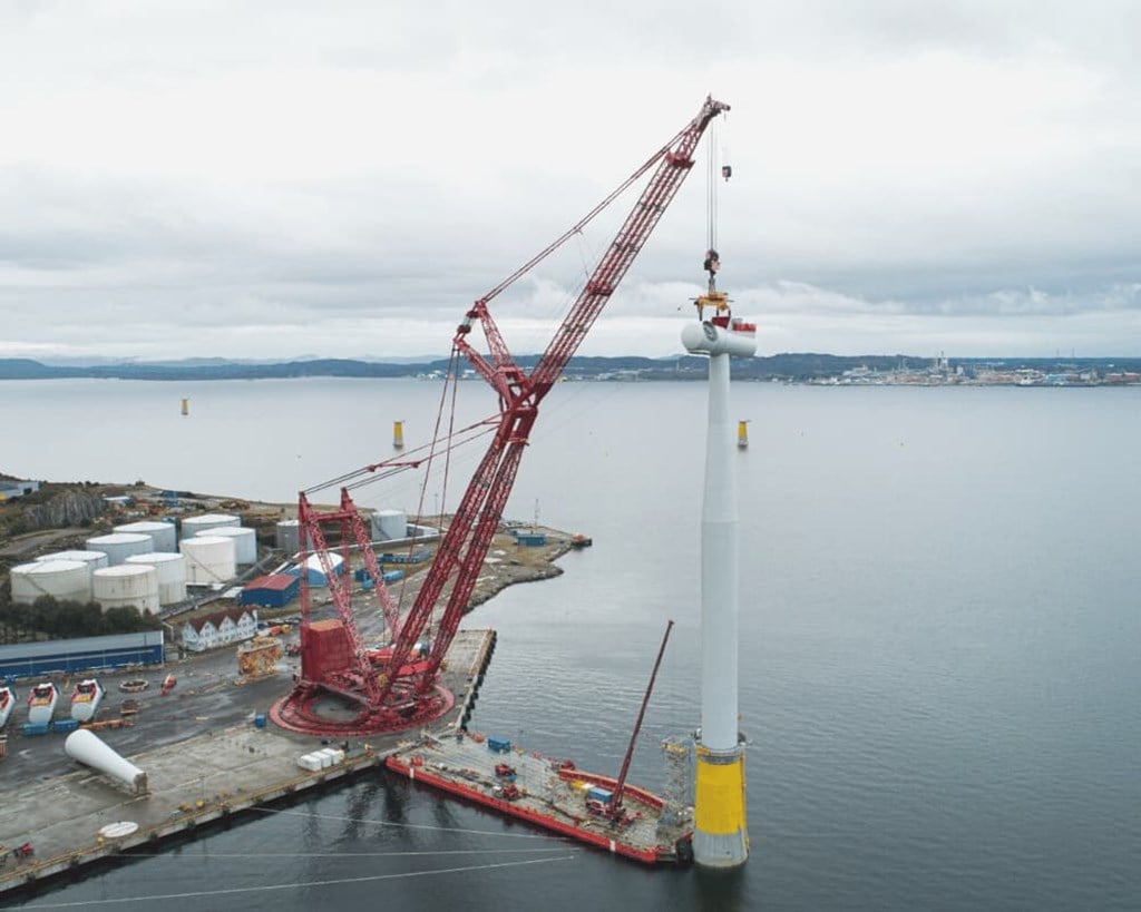 World's largest floating offshore wind farm | Mammoet case study