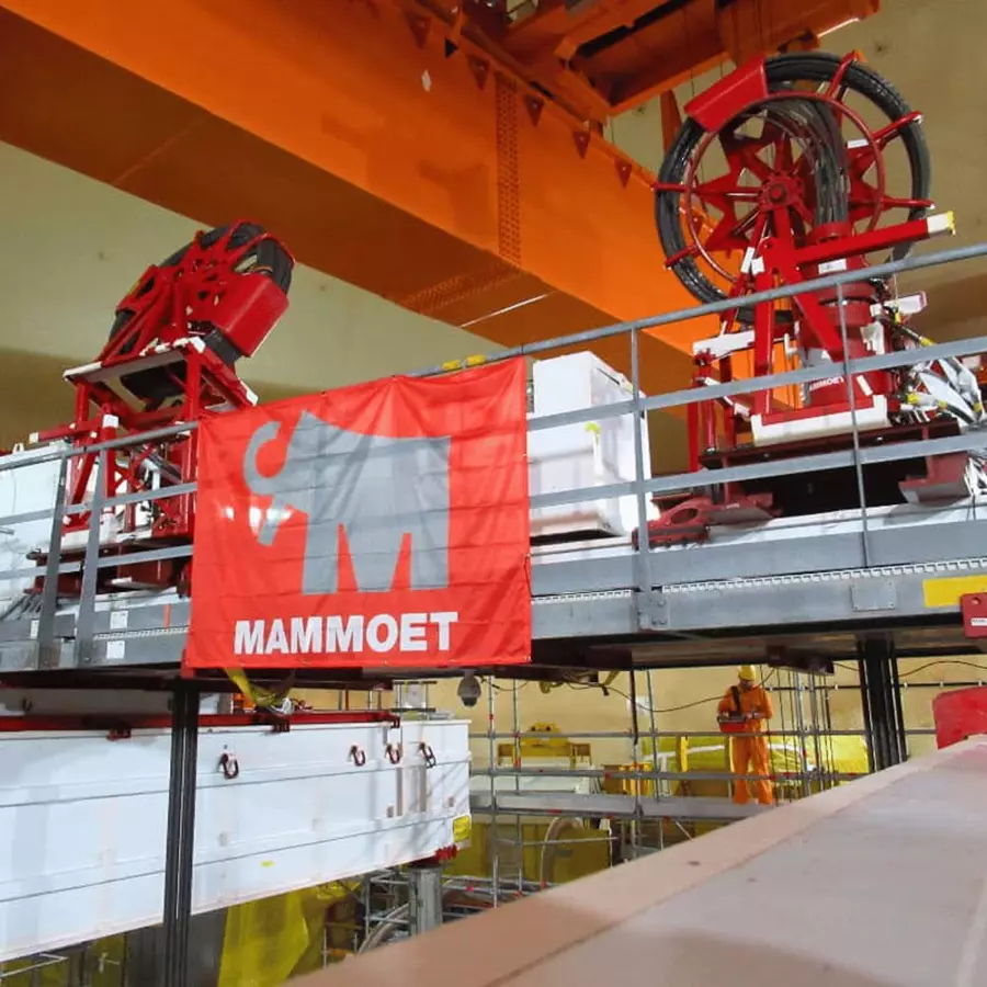 Reactor pressure vessel lifted out safely | Mammoet case study