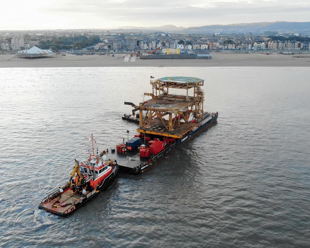 UK’s largest ever art installations | Mammoet Case Study