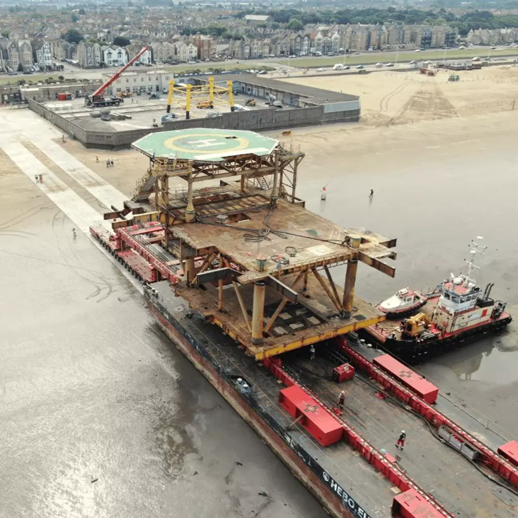 UK’s largest ever art installations | Mammoet Case Study