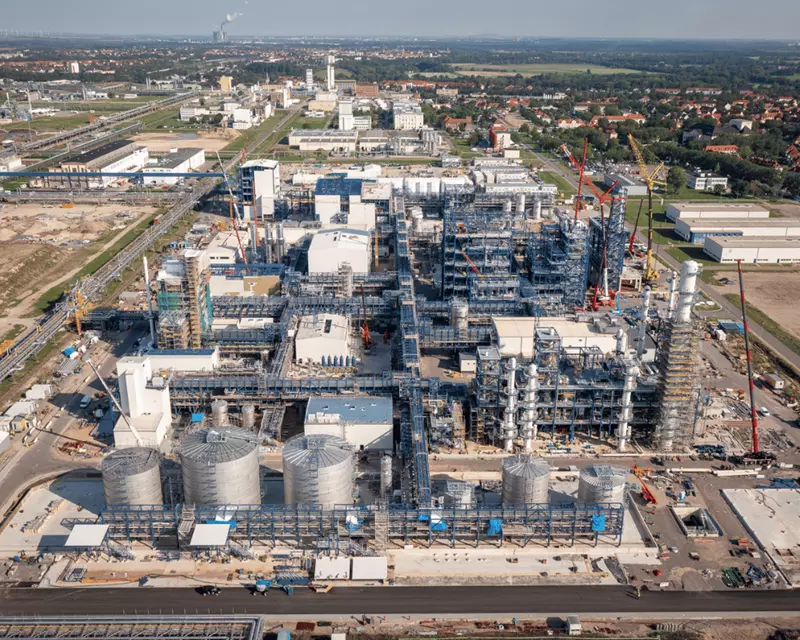 Supporting the construction of UPM's biorefinery | Mammoet case study