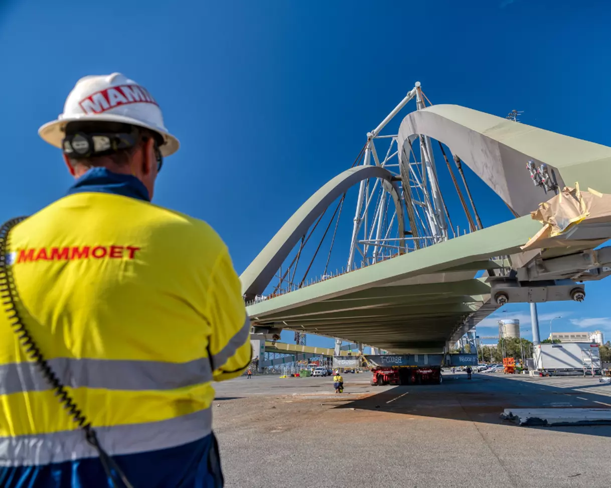 Brisbane active transport bridge installed with minimal disruption ...