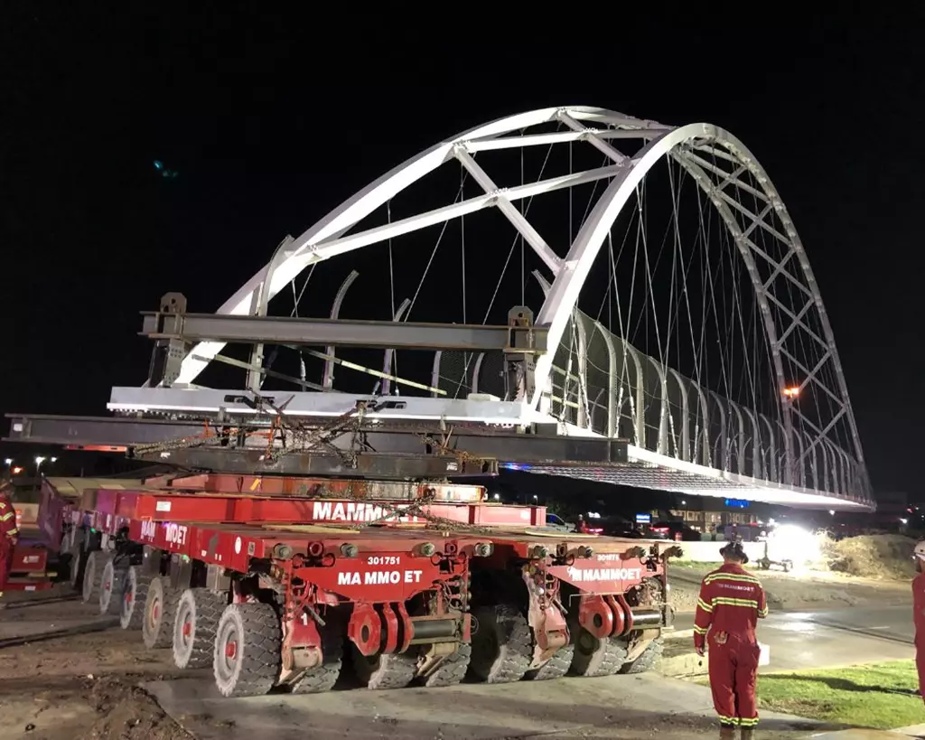 One-of-a-kind bridge links pedestrian trails over busy Texas highway